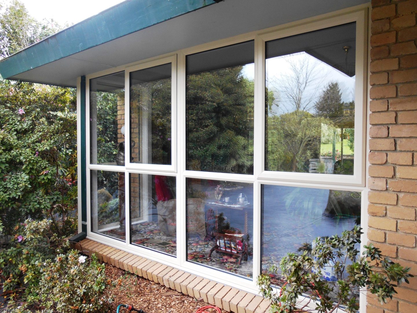 How Double Glazing Impacts Indoor Air Quality - Ecostar Double Glazing